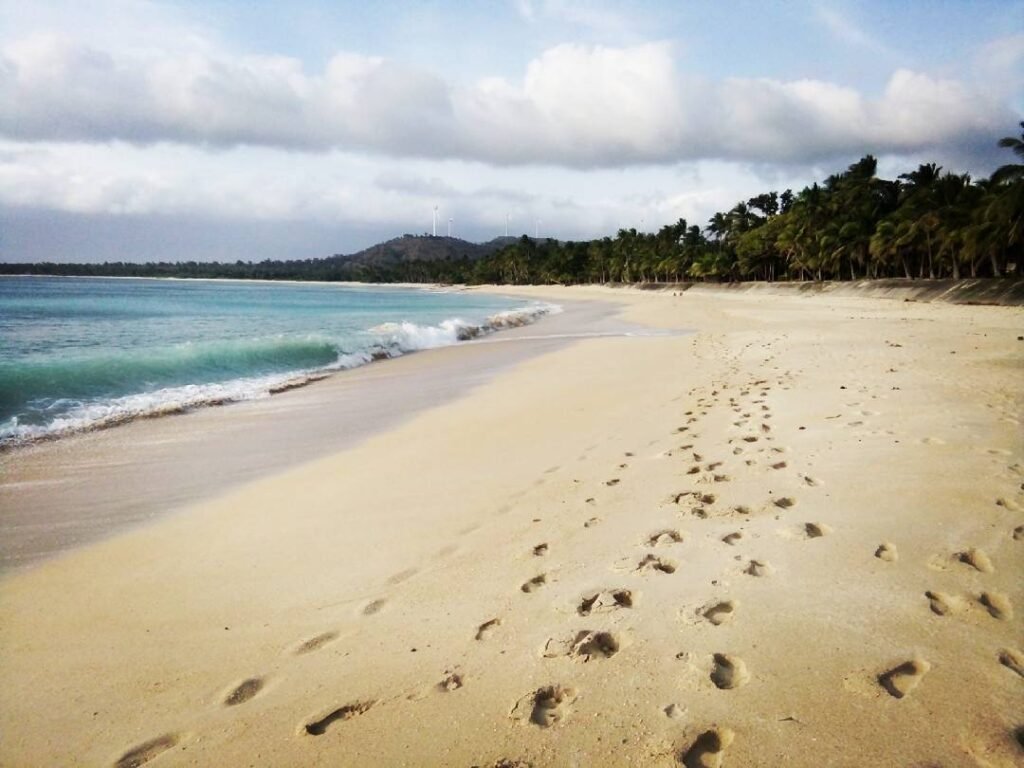 Pagudpud Beach Travel Guide 2026: Saud Beach Vs Blue Lagoon